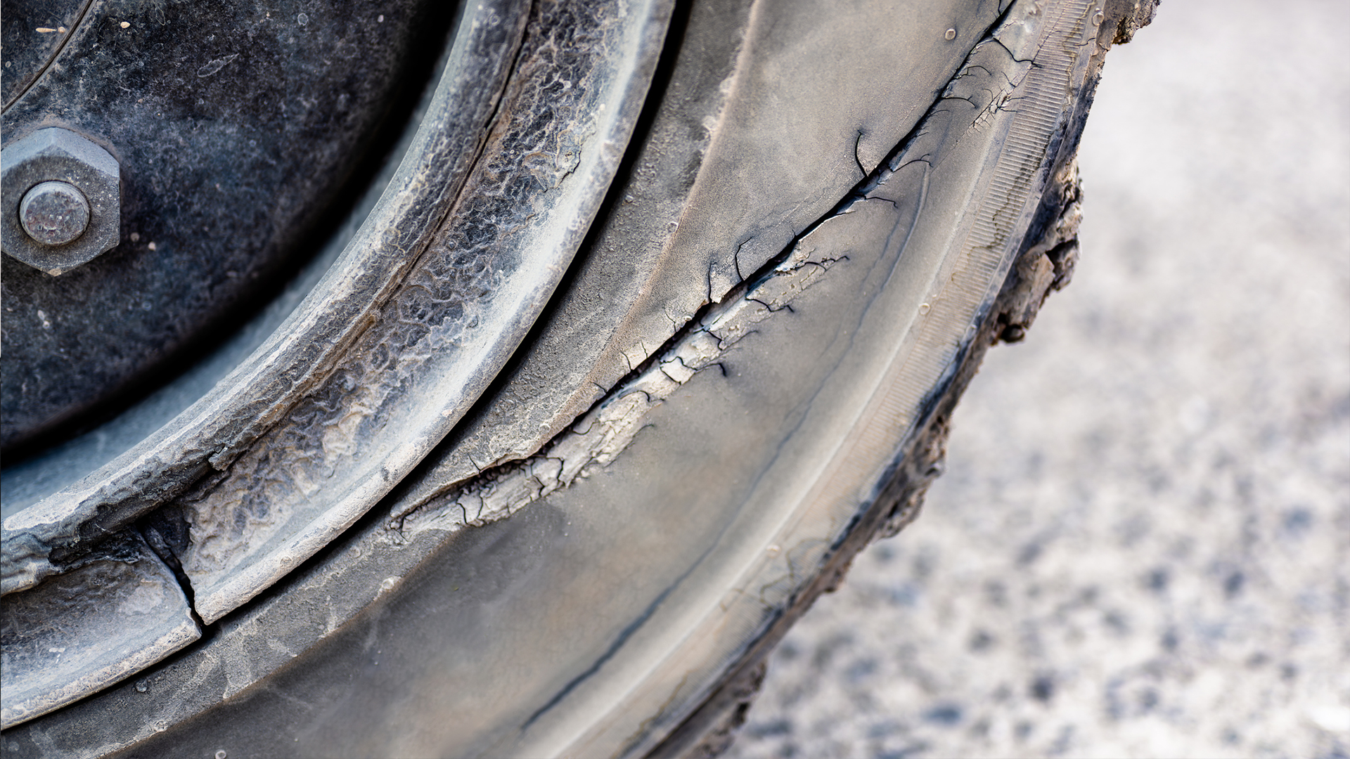 How are Cracked Alloy Wheels Fixed | Alloy Wheel Repair Services
